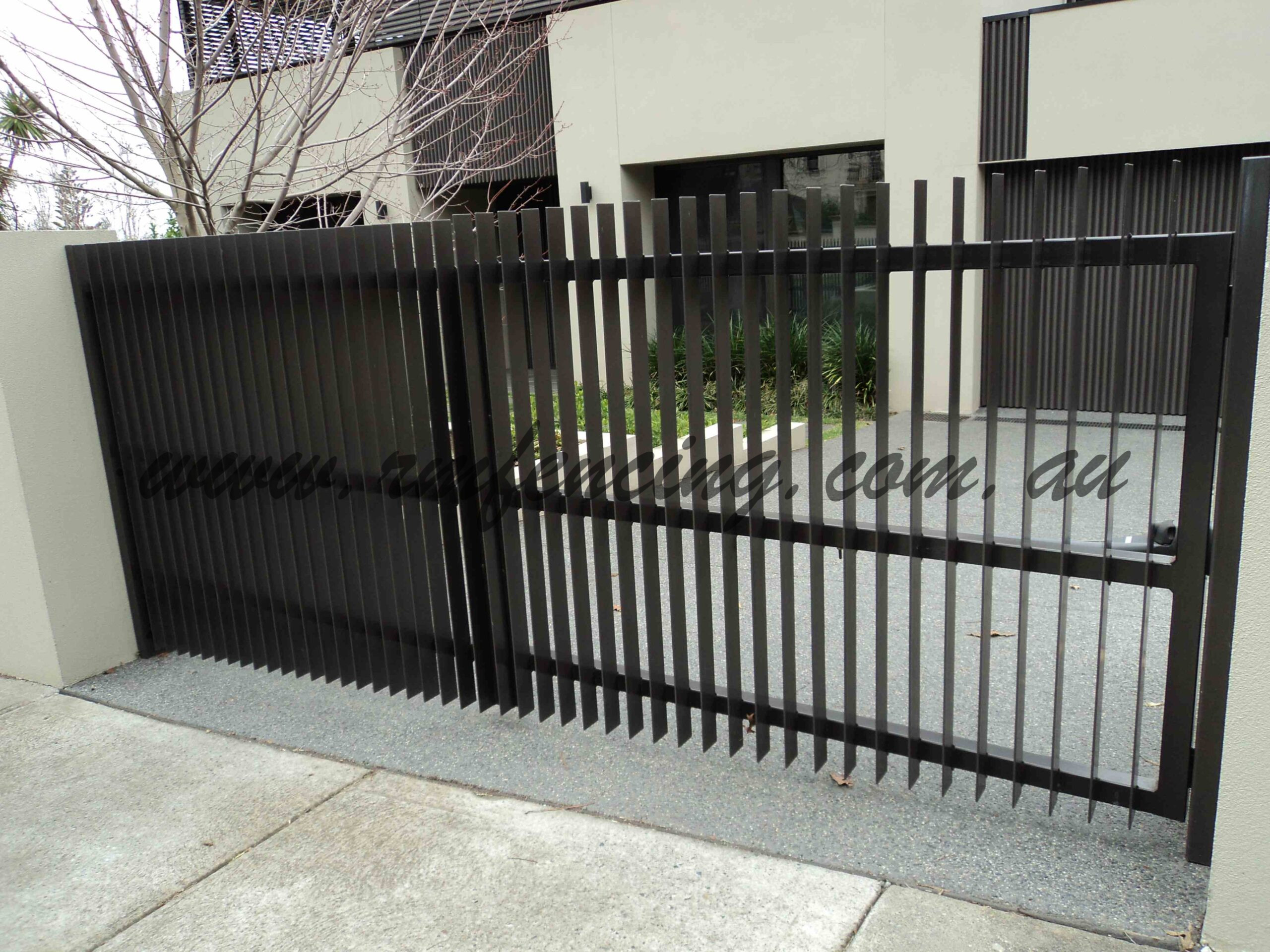 Blade Look Gates – rmfencing.com.au