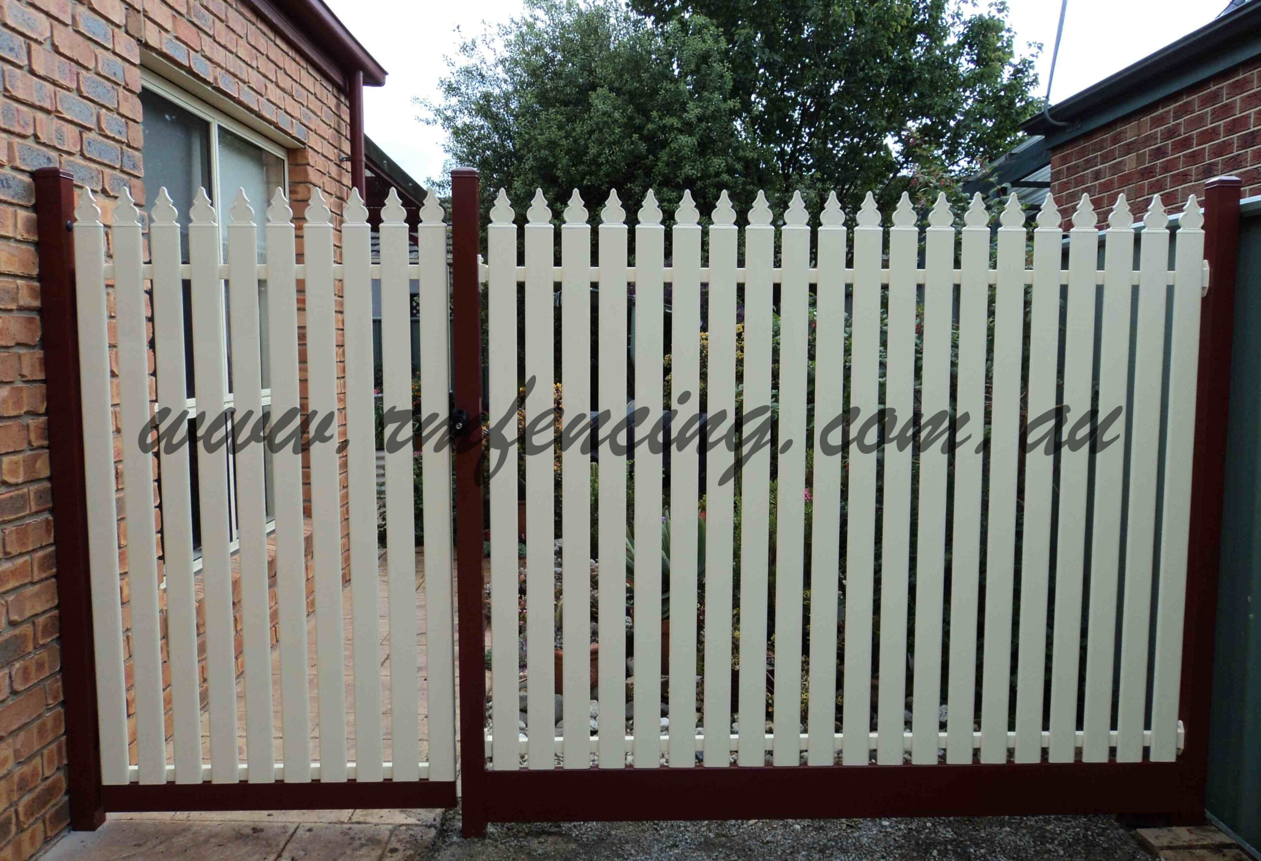 Picket Gates – rmfencing.com.au