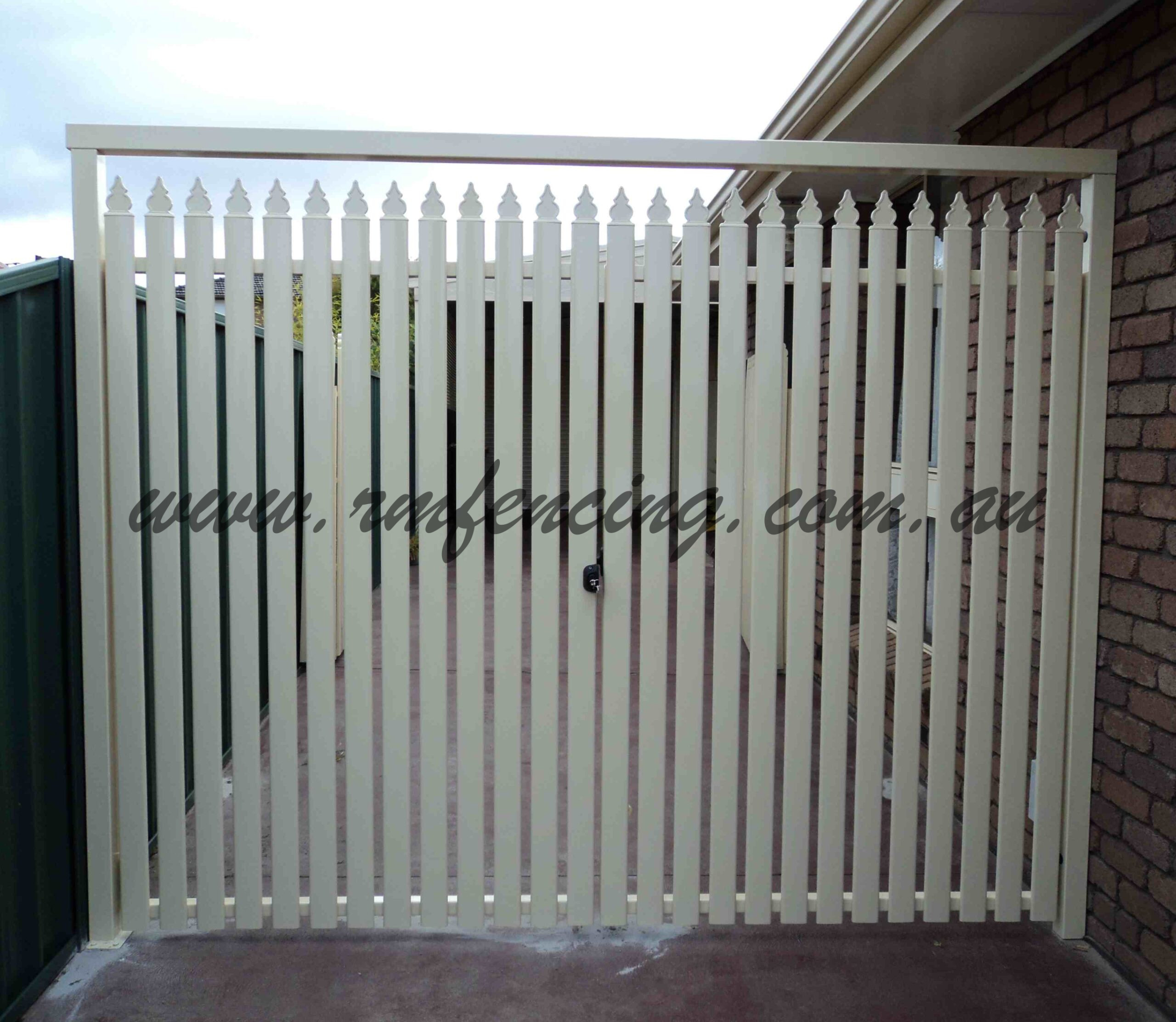 Picket Gates – rmfencing.com.au