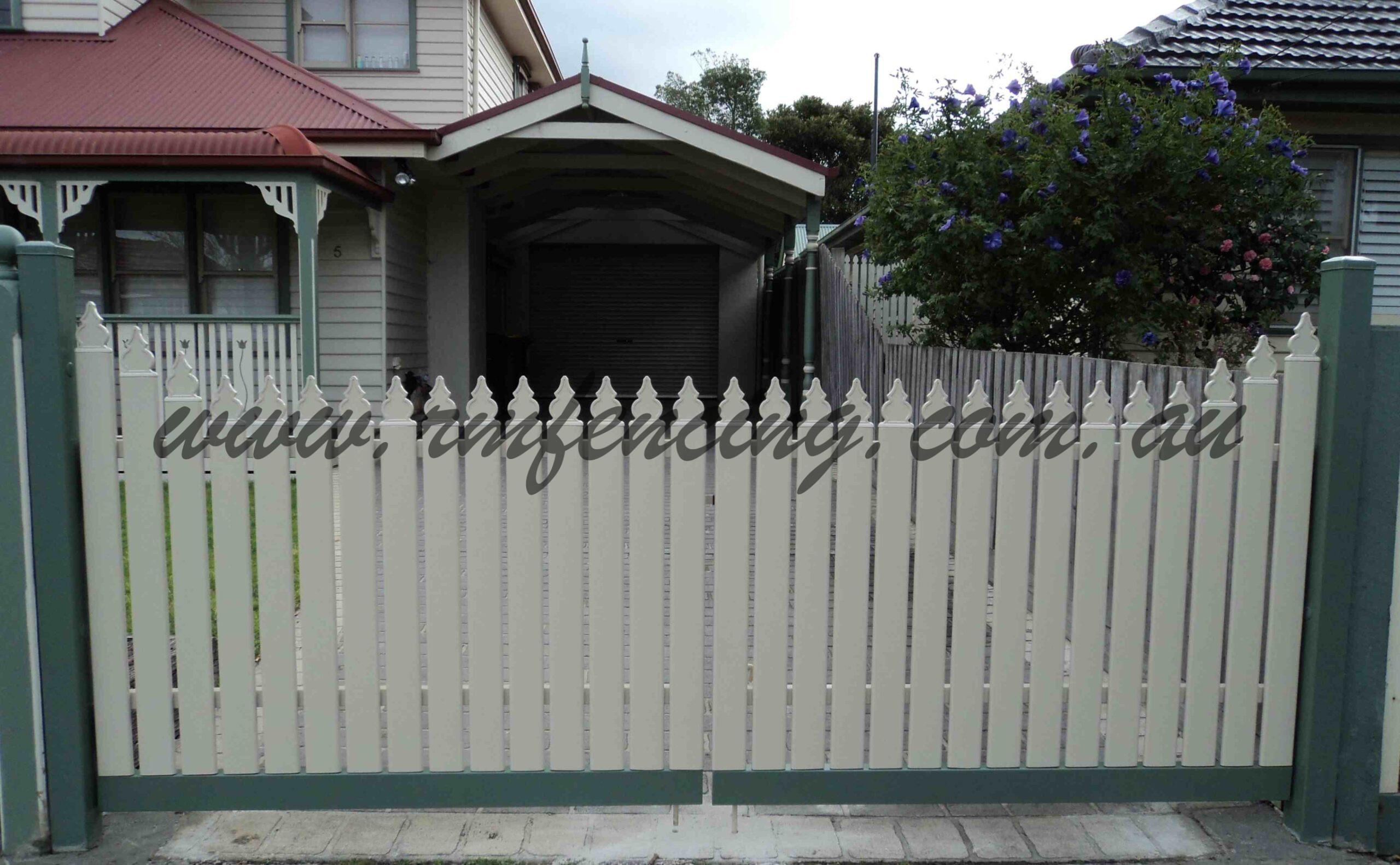 Picket Gates – rmfencing.com.au