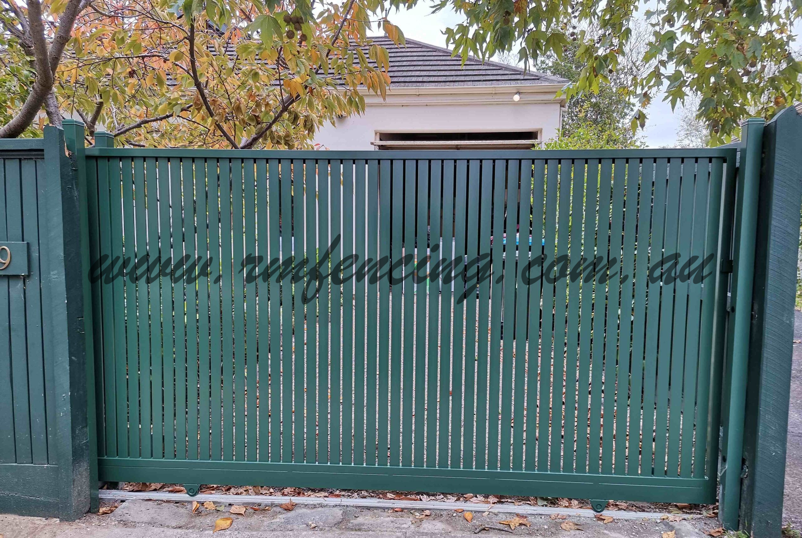 Slat Gates Vertical – rmfencing.com.au